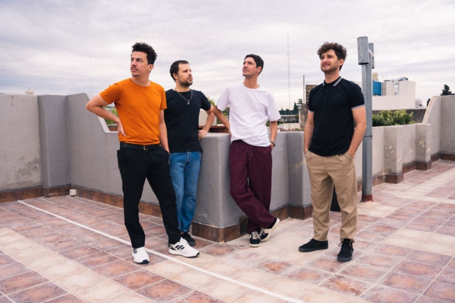 La diversión y el baile explotan en La Plata con un nuevo show de El Kuelgue en Atenas