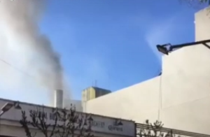 Susto y falsa alarma por el humo en un local de La Plata Soho