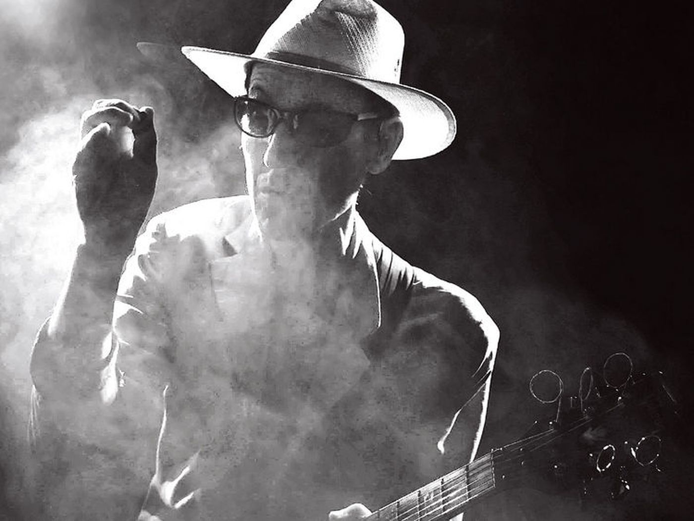 La larga marca de Skay Beilinson y su guitarra mágica: de La Plata al Luna