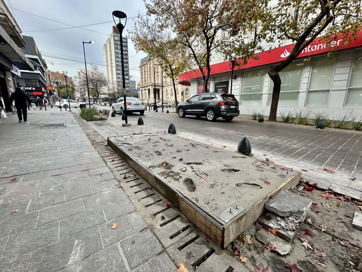Incertidumbre entre los vecinos de calle 8 por el inicio de una serie de obras en pleno paseo ...