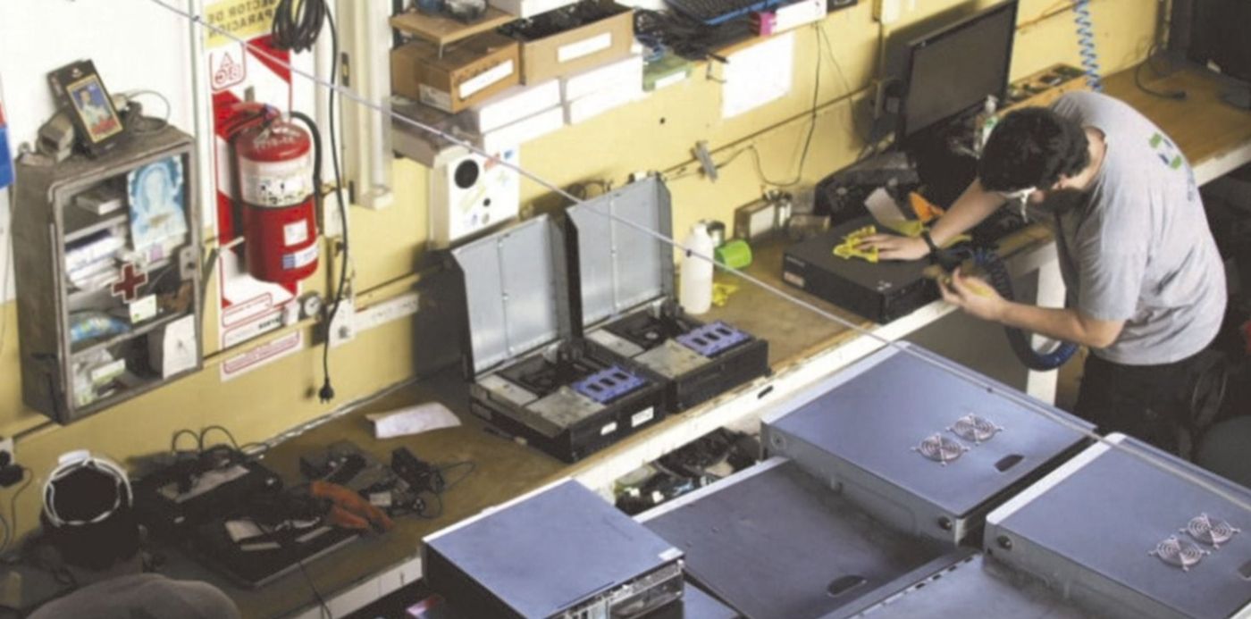 La UNLP lanzó los cursos gratis para armar y reparar computadoras