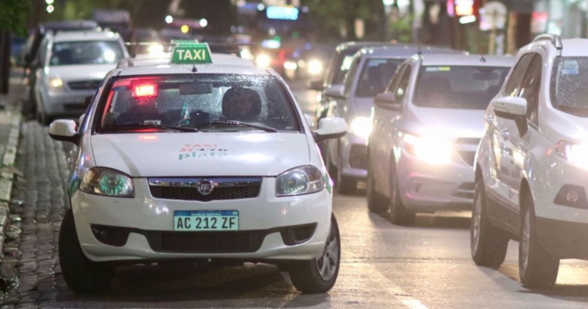 Aprobaron otro fuerte aumento de la tarifa de taxis en La Plata