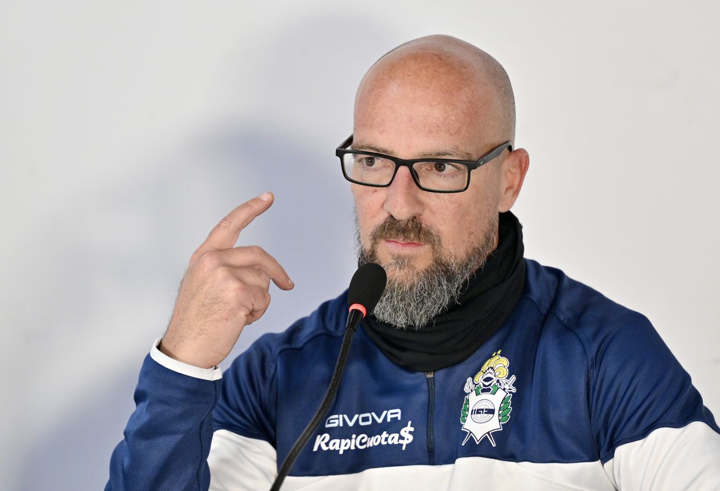 Alejandro Orfila avisó que hay que transpirar la camiseta y que se ...