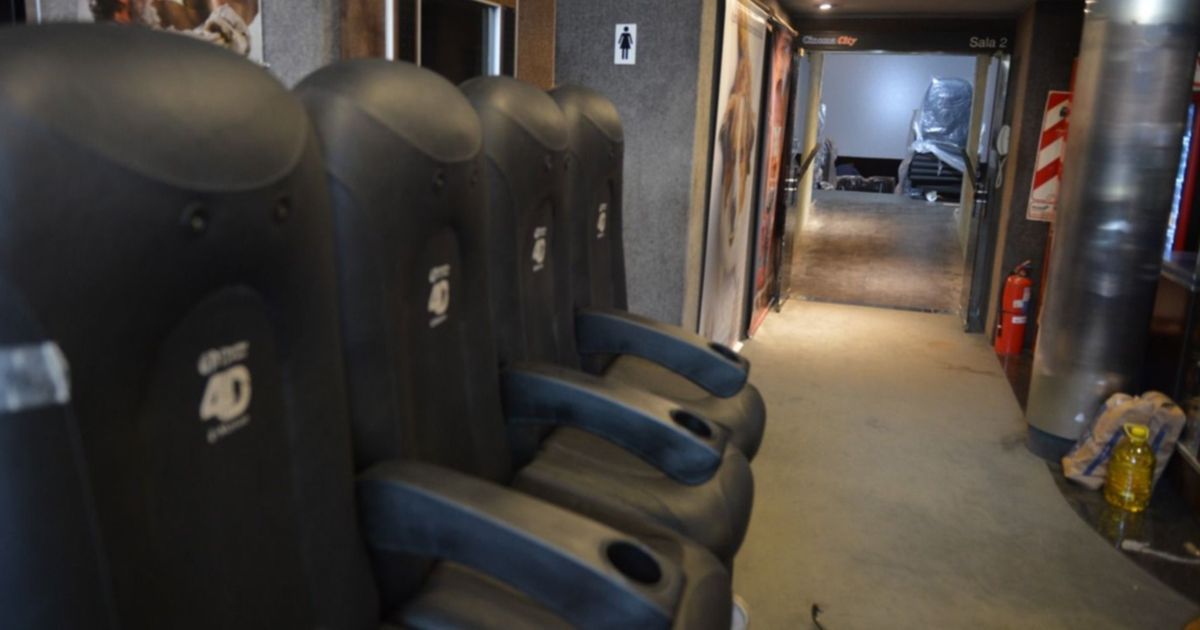 Movimientos, agua y aromas: ¿cómo funcionan las butacas para pelis 4D ...