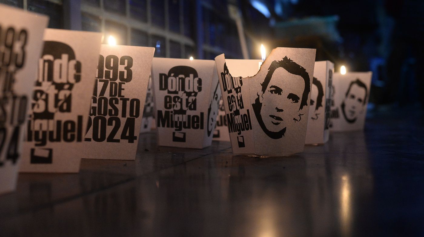 Todas las fotos de la vigilia por Miguel Bru en La Plata, a 31 años de la desaparición