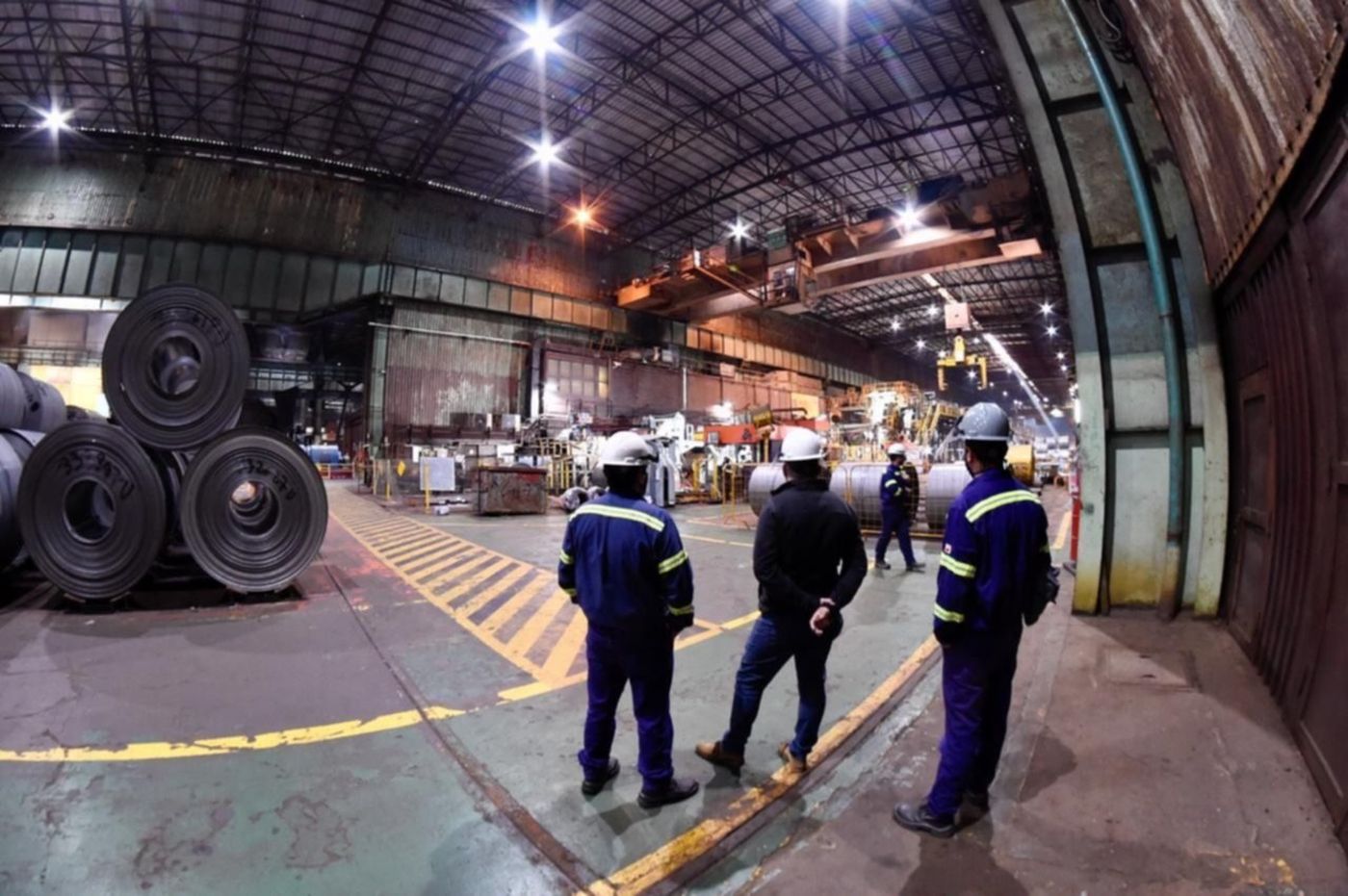 Por primera vez en la historia, una mujer fue contratada como operaria ...
