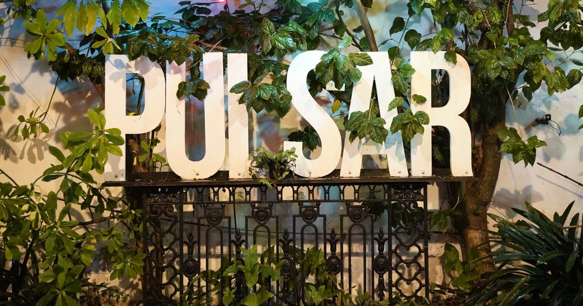 Casa Pulsar celebra sus 10 años en La Plata con Vinilos en la vereda