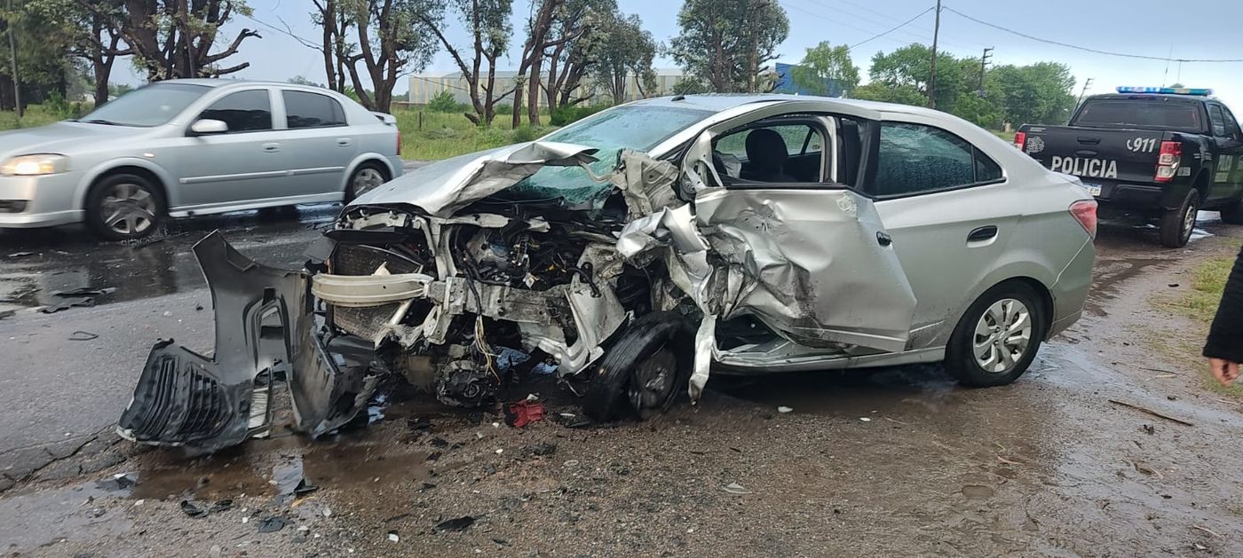 Video Dos Autos Chocaron A Toda Velocidad En La Plata Y Un Hombre