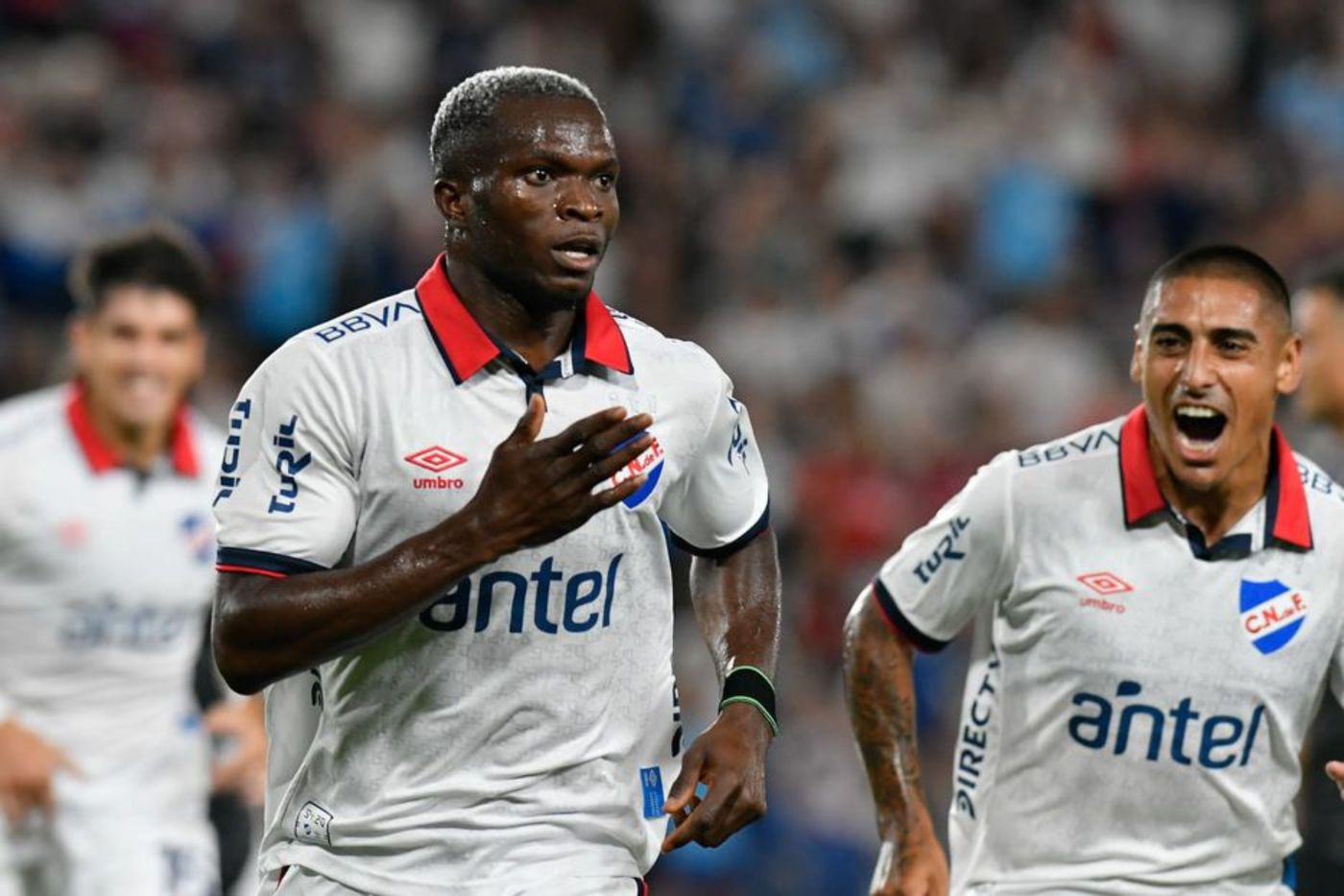 El presidente de Nacional le puso suspenso a la llegada de Christian Ebere a Gimnasia