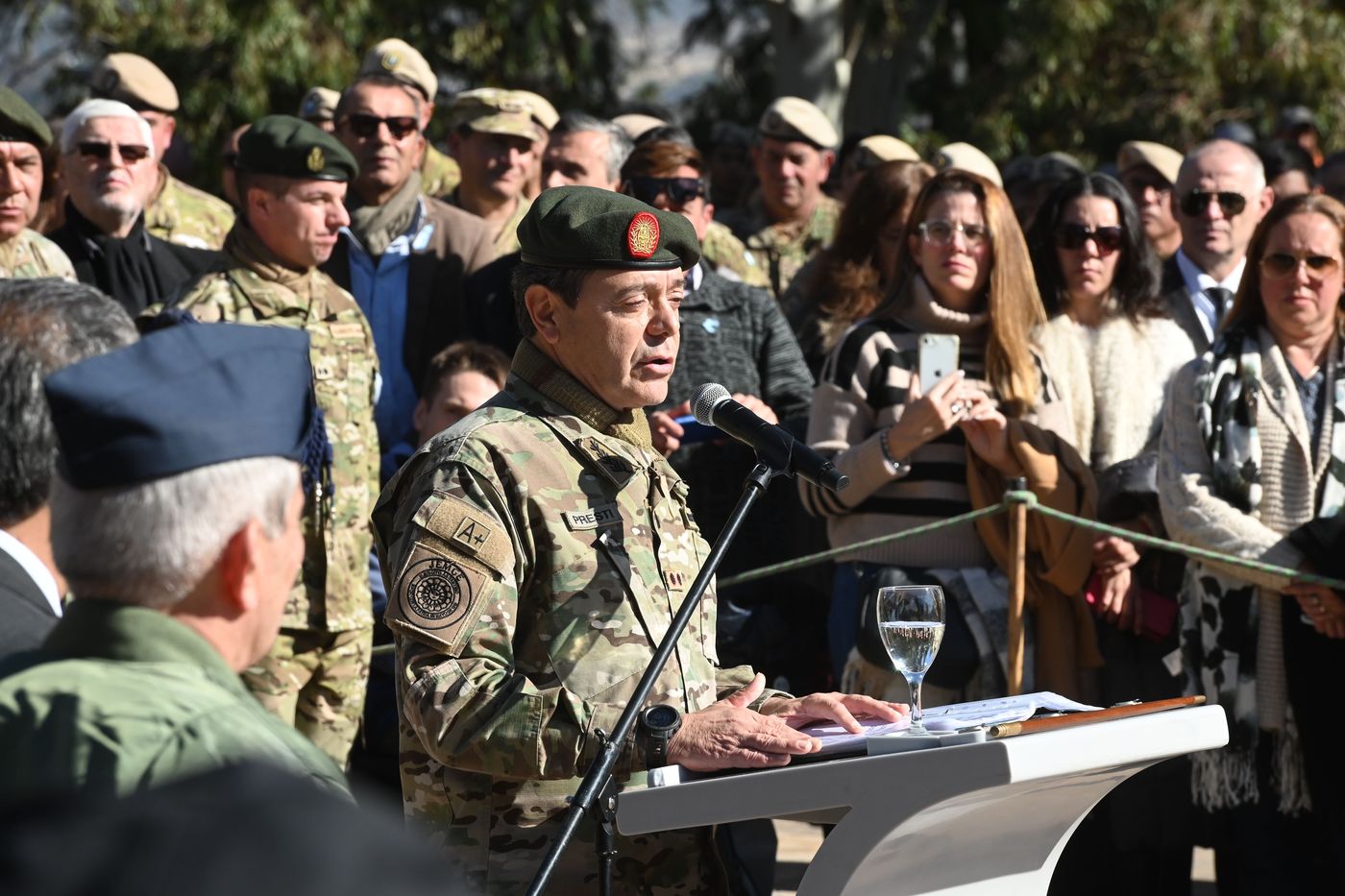 El pasado represor que une al nuevo ministro de Defensa de Javier Milei ...
