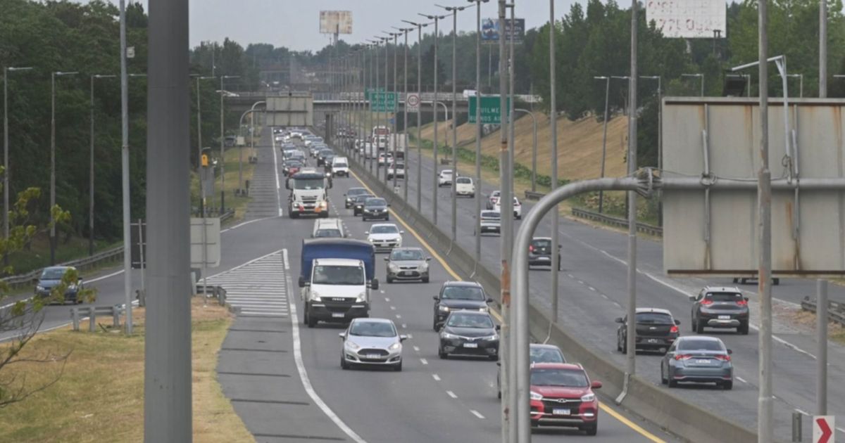 Restringen La Circulación De Camiones En La Autopista Y Rutas Bonaerenses Por El Feriado
