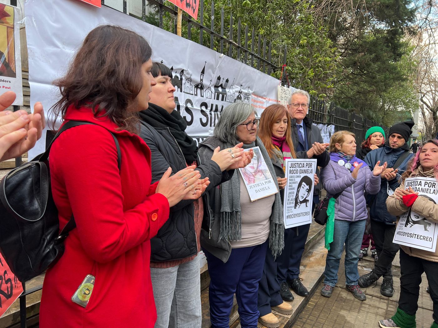 Fuerte repudio contra el sobreseimiento de Raúl Sidders, el cura ...