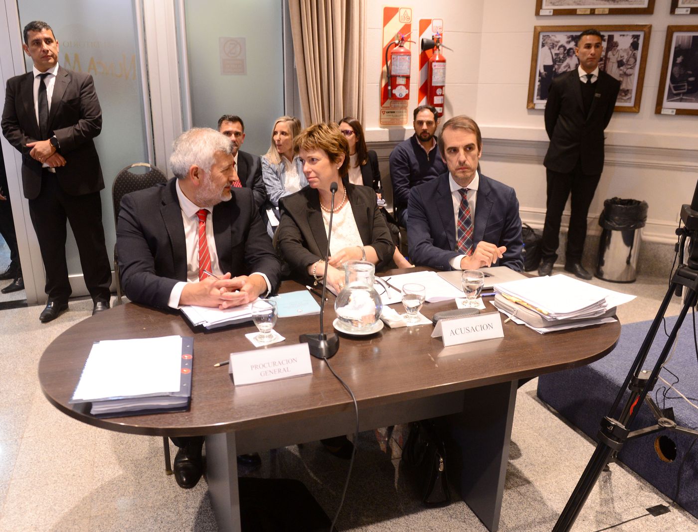 Caos, filtraciones y testimonios incómodos en el jury a Julieta ...