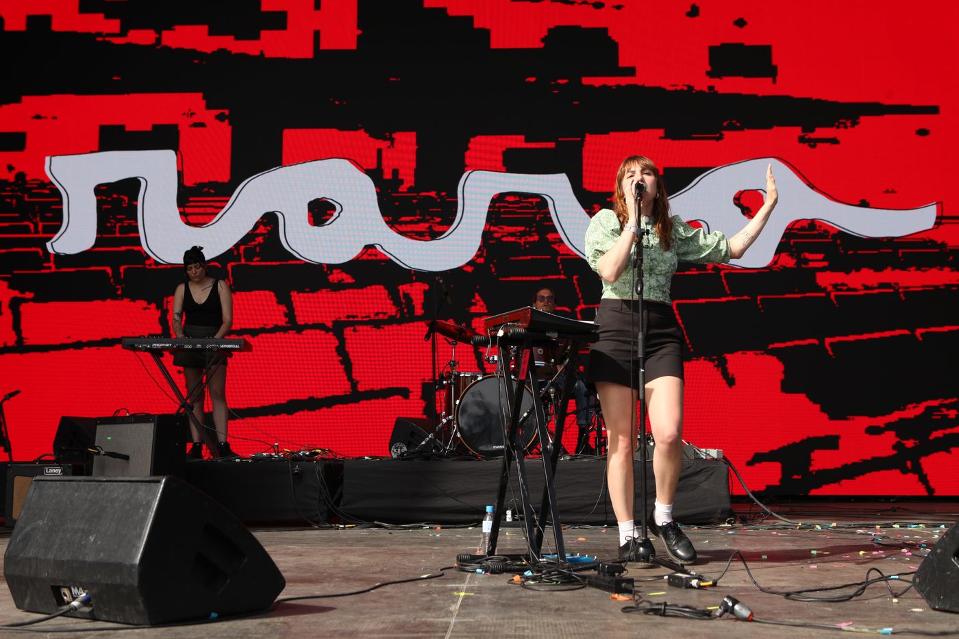 Más de 100.000 personas colmaron Plaza Moreno para festejar el 143 ...