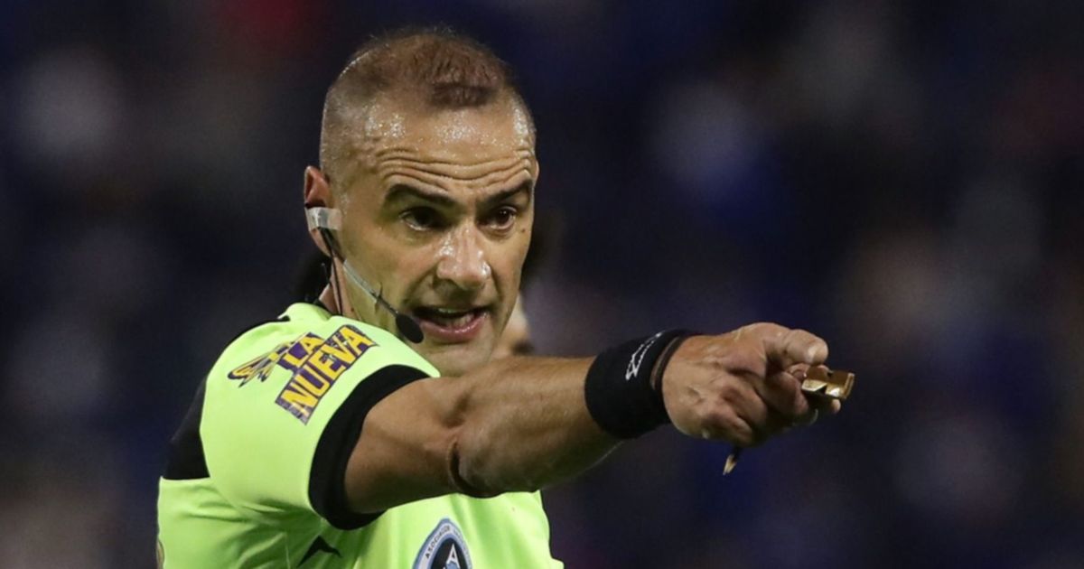 La AFA echó al árbitro Diego Abal tras el escándalo del VAR que ...