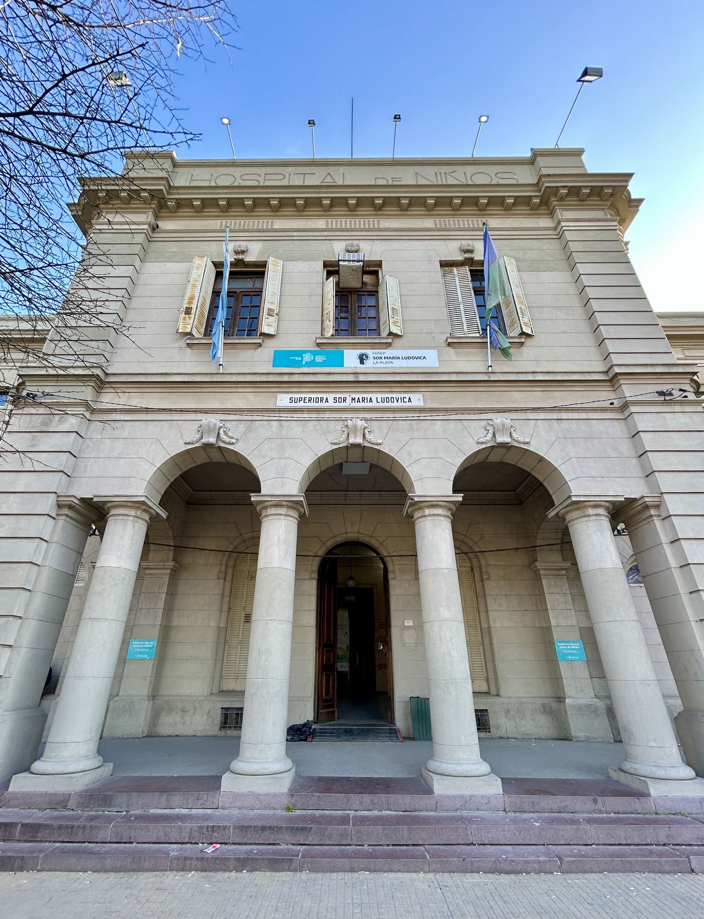 Tensión en el hospital de Niños: se negó a irse tras el horario de ...