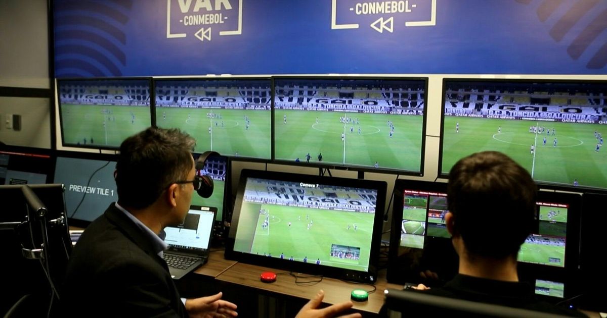 Un árbitro de La Plata será protagonista de un cambio histórico en la ...