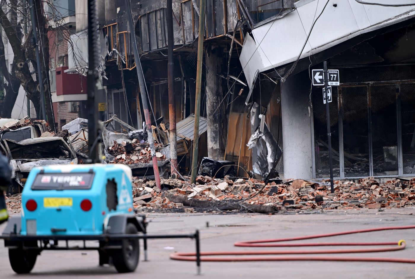 Incendio y derrumbe en La Plata: imputaron a la titular de la empresa que operaba el depósito ...