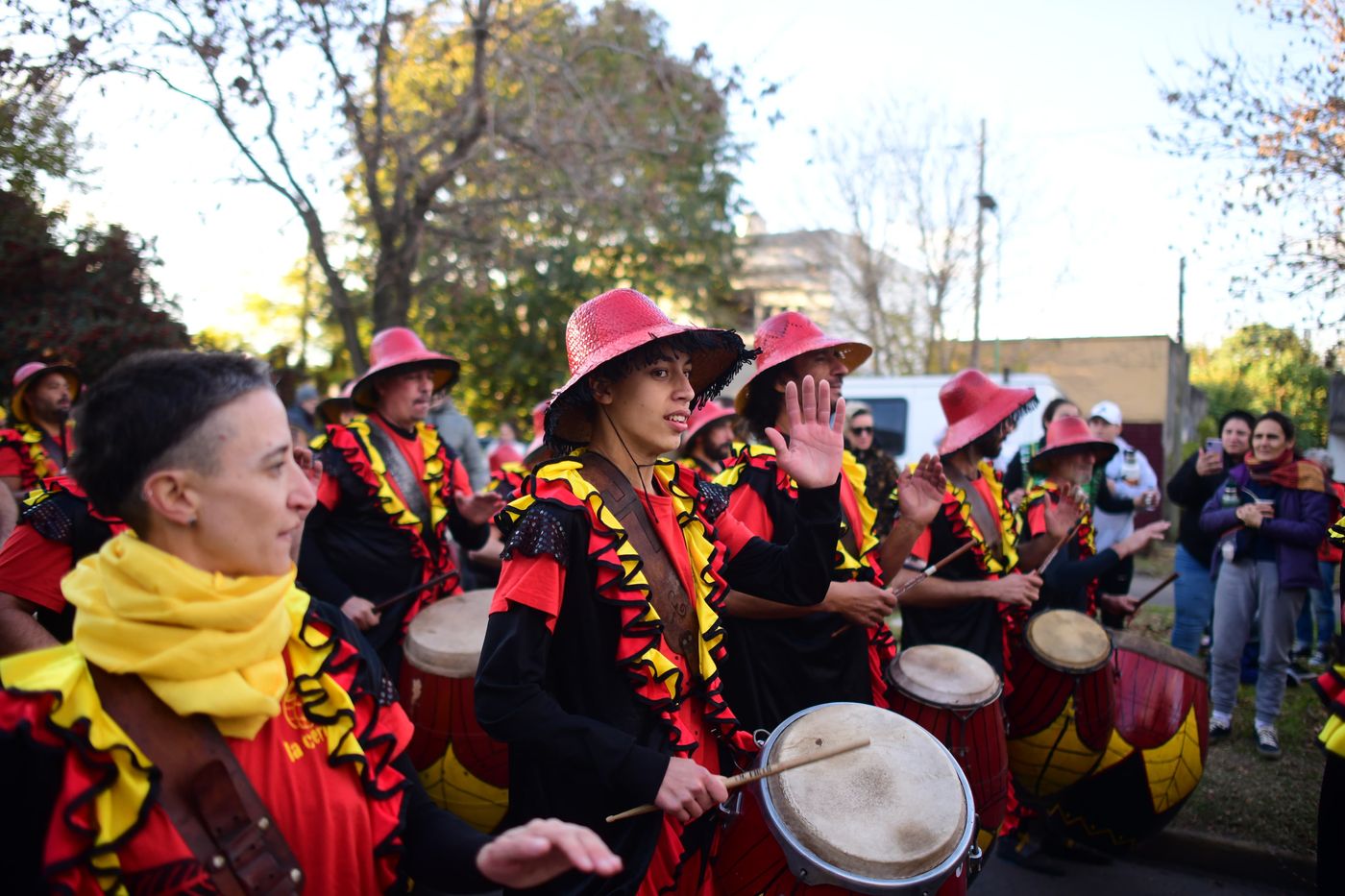 Todas las fotos del Candombe del 25 en Tolosa