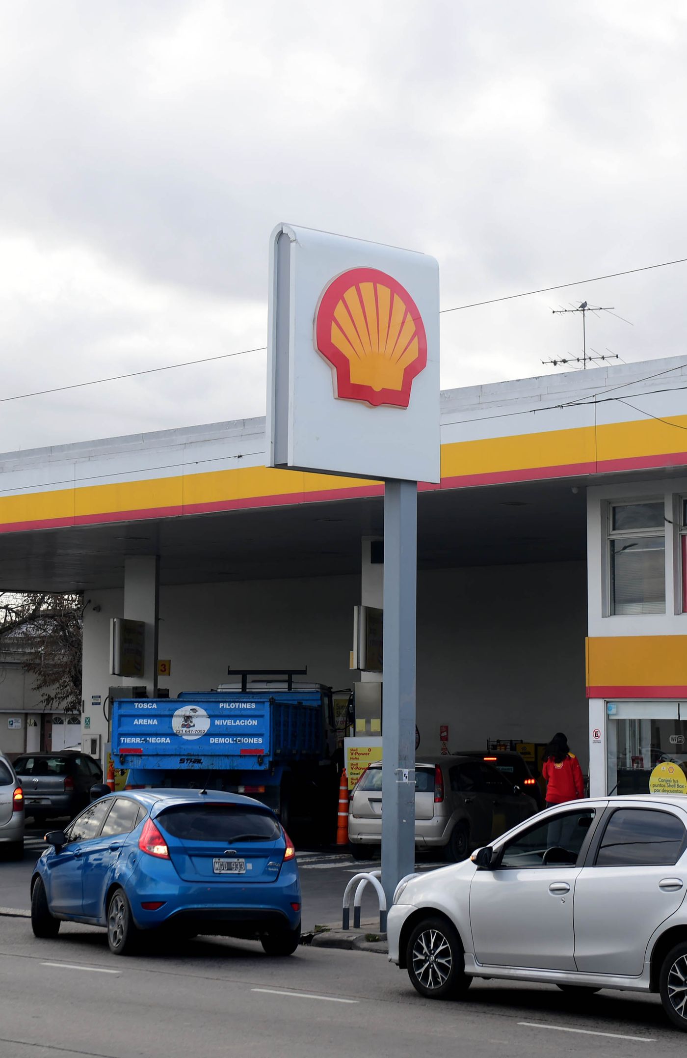 La nafta ya aumentó en algunas estaciones de servicio de La Plata