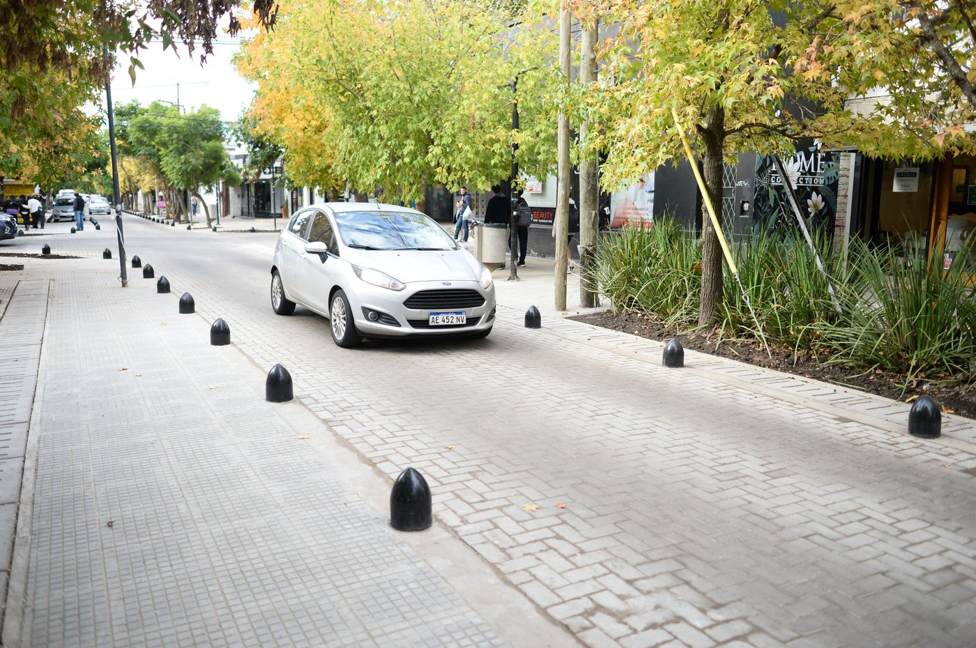 City Bell completó su renovado centro comercial en calle Cantilo