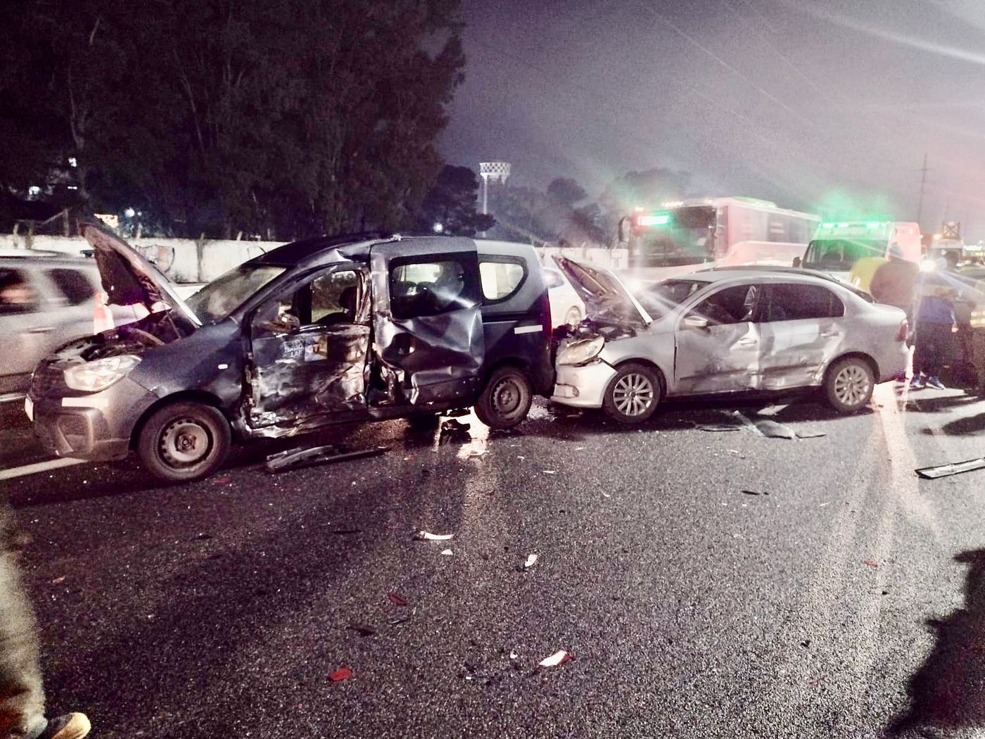 Todas las fotos del choque en cadena en la Autopista La Plata-Buenos Aires