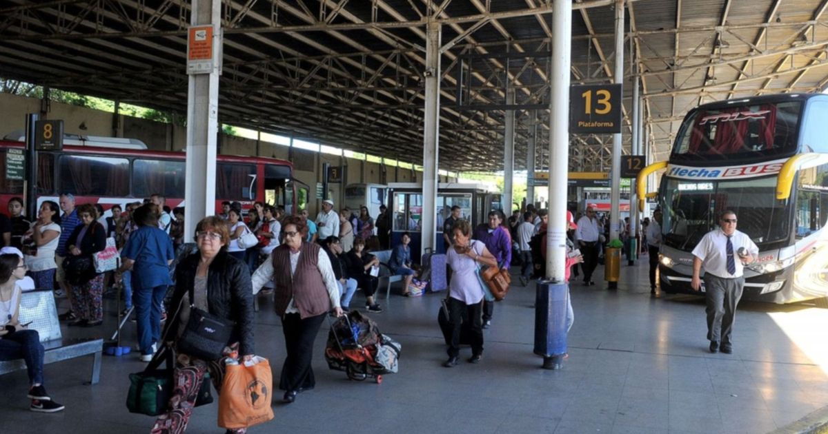 Transporte avanza en un nuevo aumento de los micros de larga distancia