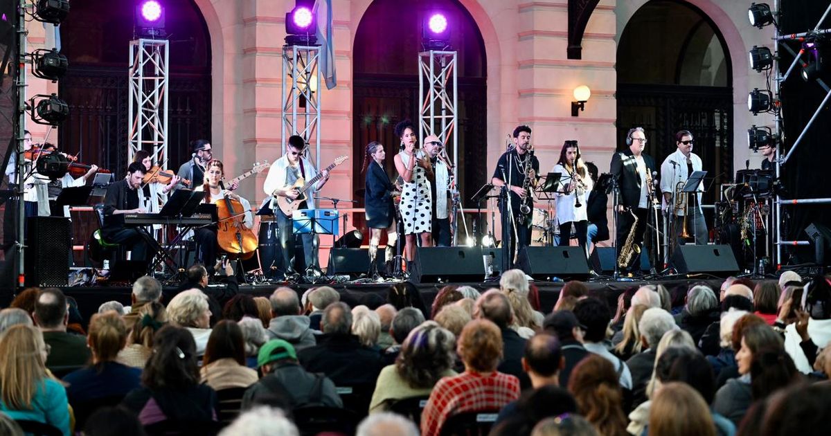 Cerró la Semana de la Música por el aniversario de La Plata con la presentación de Raúl Lavié