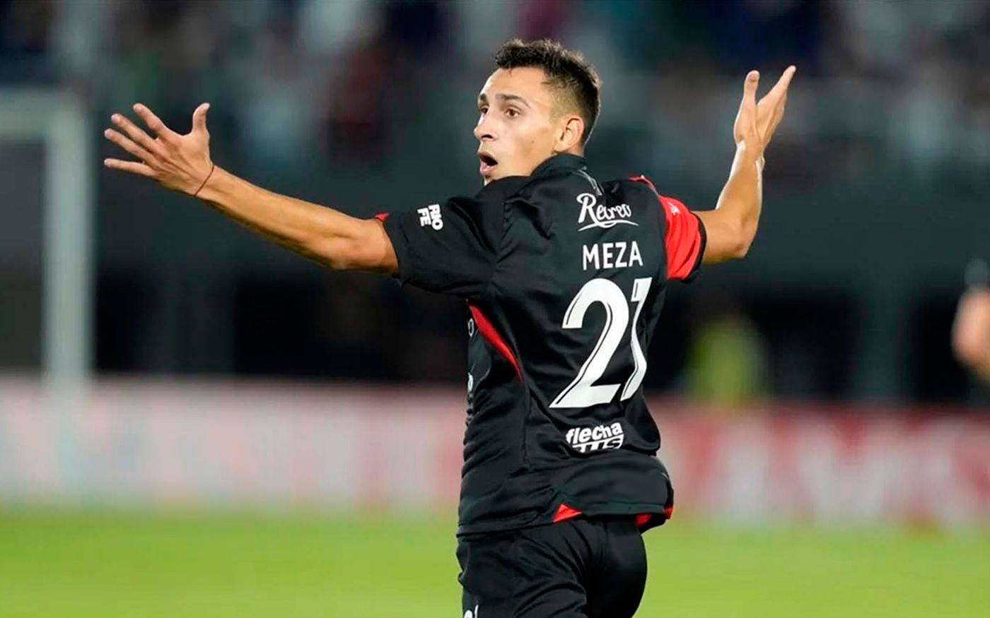 Estudiantes sella la llegada de Eric Meza