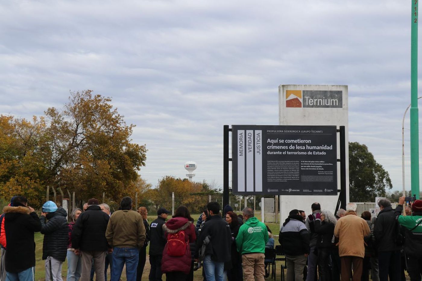 Emotivos homenajes a los desaparecidos de Propulsora Siderúrgica de ...