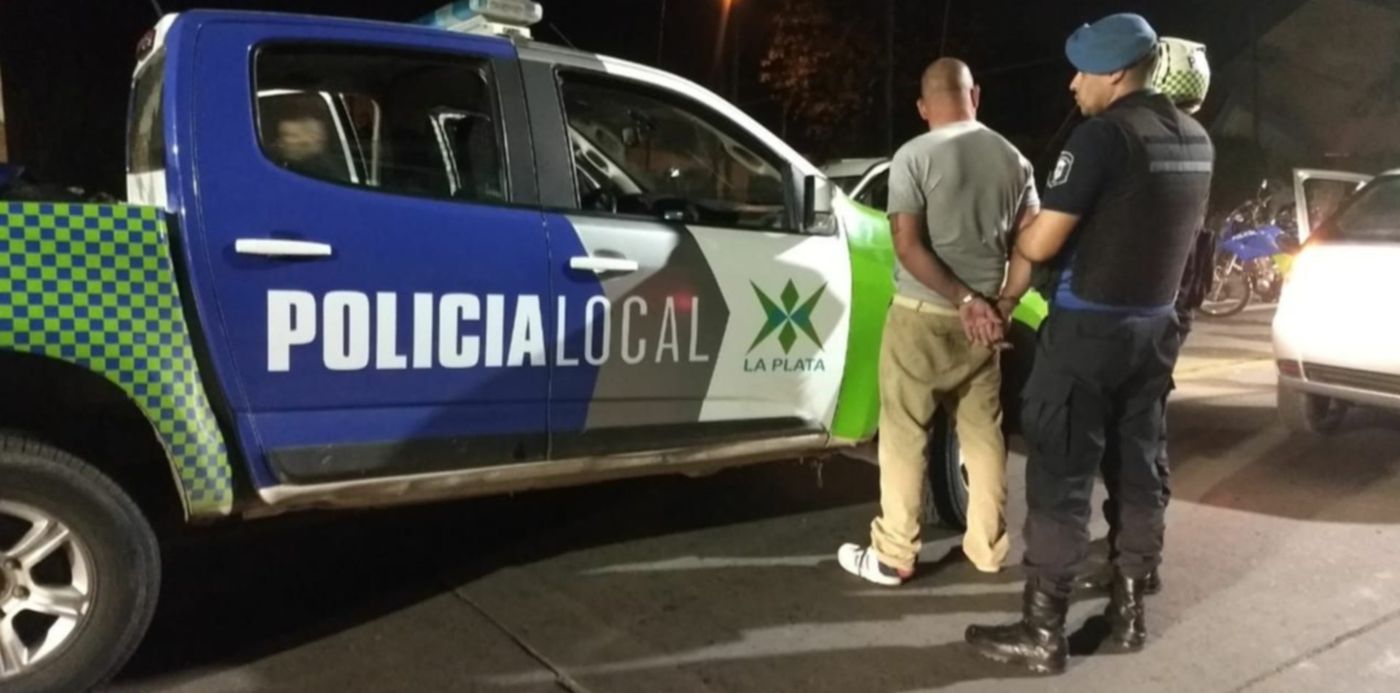 Lo Pararon En Un Control Policial Descubrieron Que Estaba Armado Y