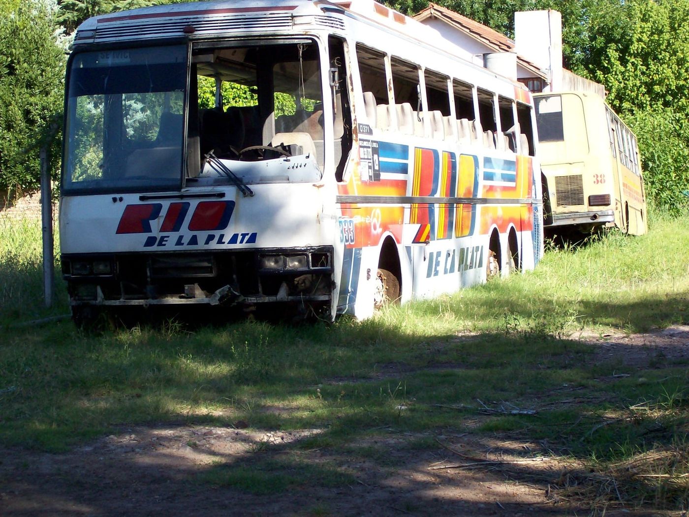 Buscan reactivar la histórica línea de micros Río de la Plata que ...