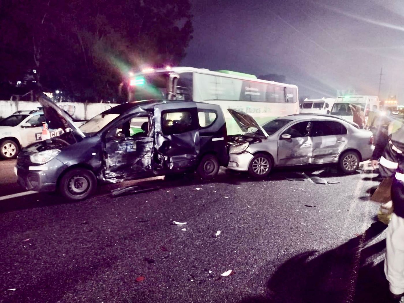 Todas las fotos del choque en cadena en la Autopista La Plata-Buenos Aires