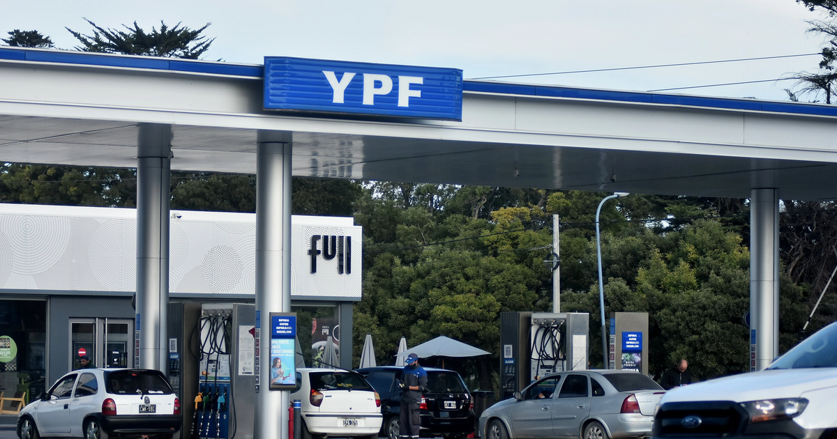 Aumento de combustibles: YPF subió los precios un 2,75% y se espera que la sigan Shell, Axion ...