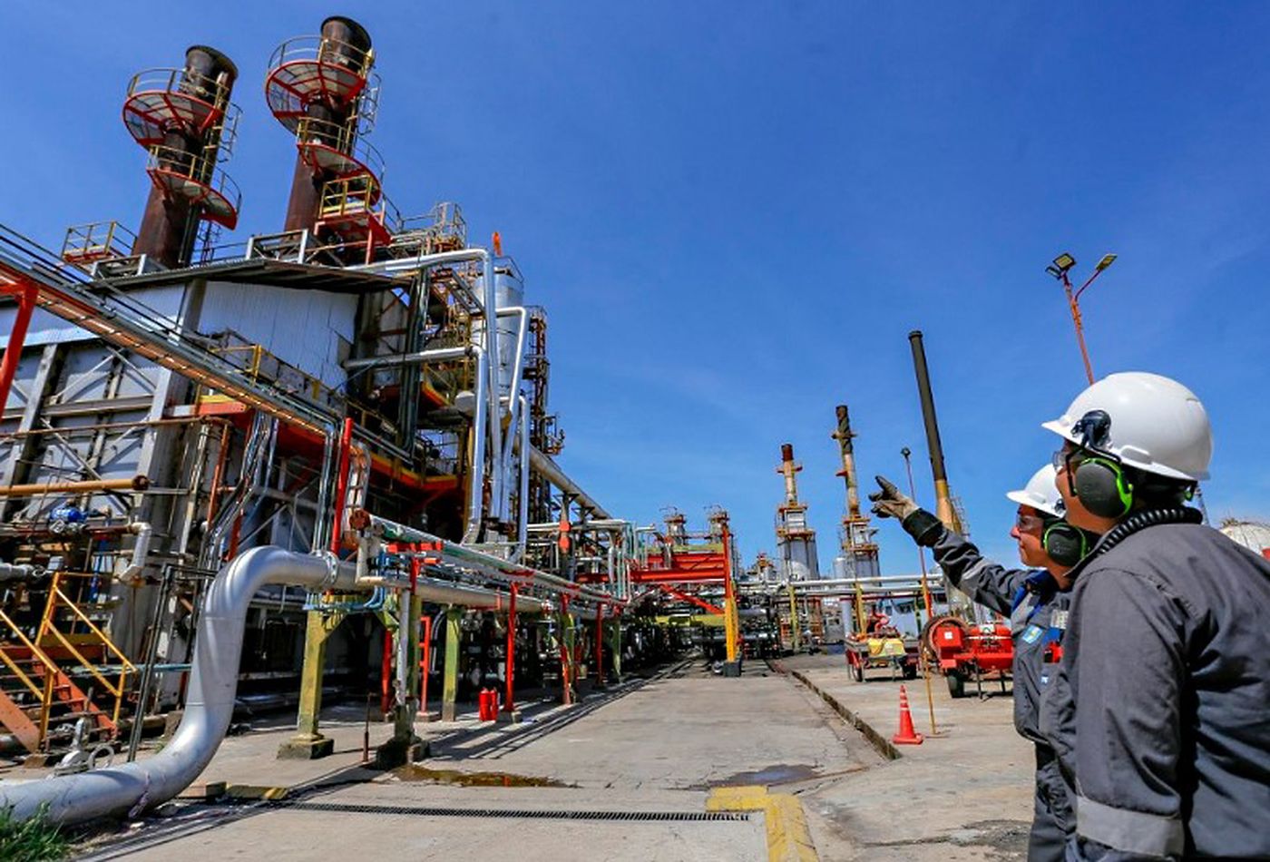 El especial de 0221.com.ar que profundizó en el vínculo entre La Plata y la refinería de YPF