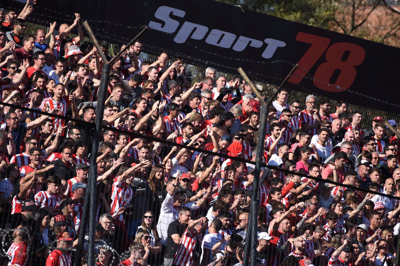Los hinchas de Estudiantes coparon Rosario