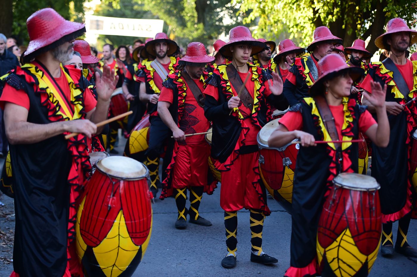 Todas las fotos del Candombe del 25 en Tolosa