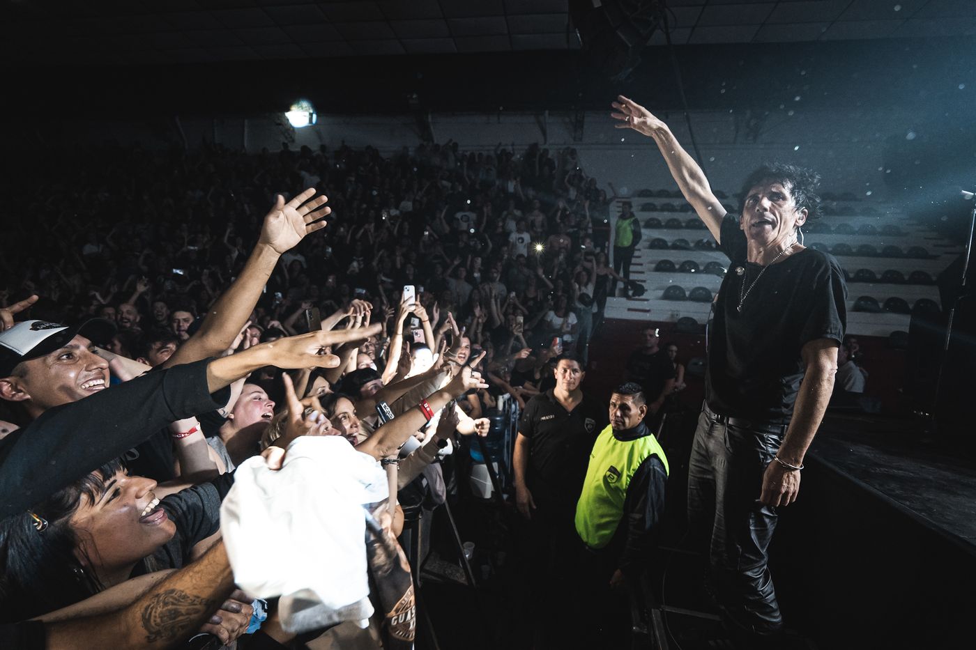 Guasones anuncia su último show del año y será en el Estadio Atenas de ...