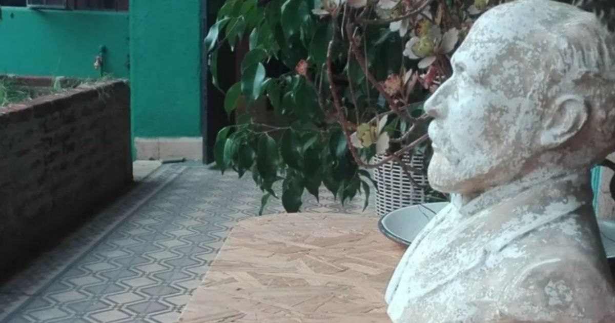 Robaron un busto de Almafuerte en un espacio cultural y piden ayuda para recuperarlo