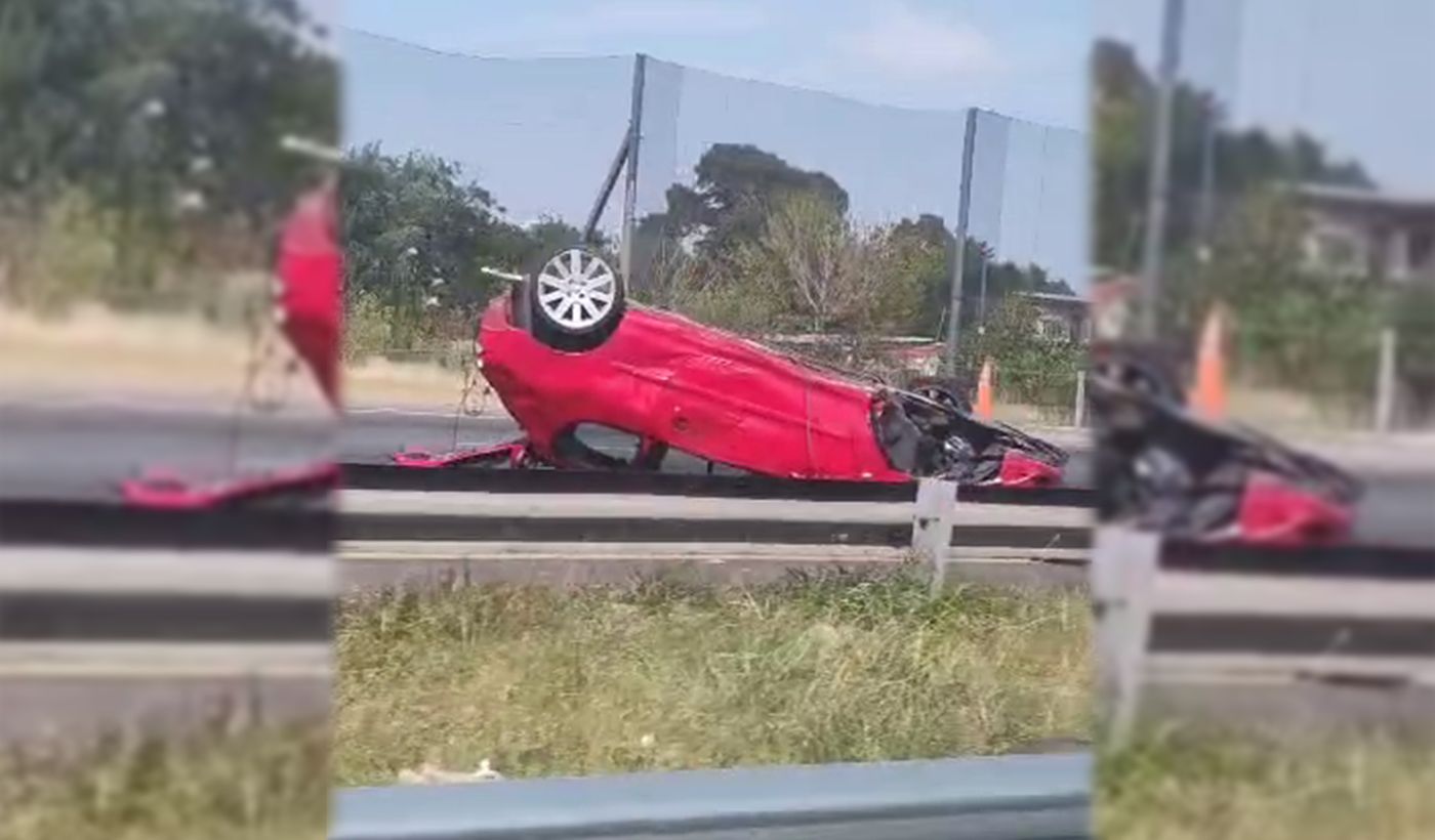Video: Así fue el impactante choque y vuelco en la Autopista La Plata-Buenos Aires