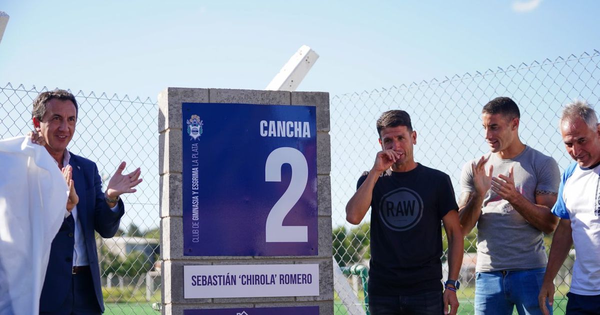 Chirola Romero volvió a Gimnasia con un gran homenaje en un acto histórico
