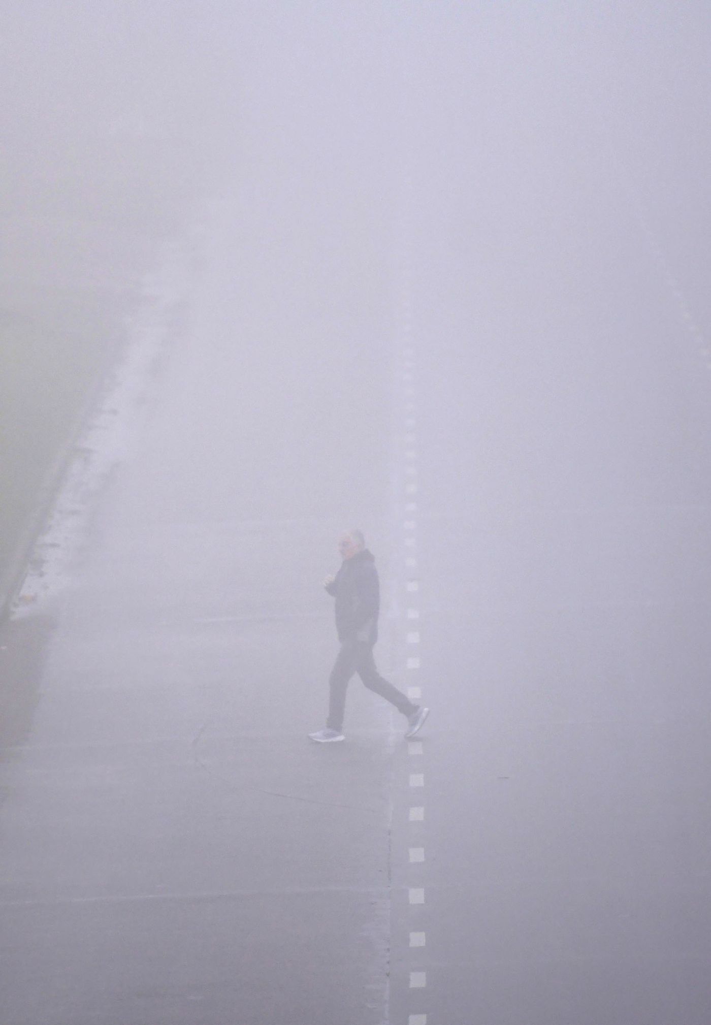La Plata amaneció cubierta de niebla en un martes fresco y con mucha ...
