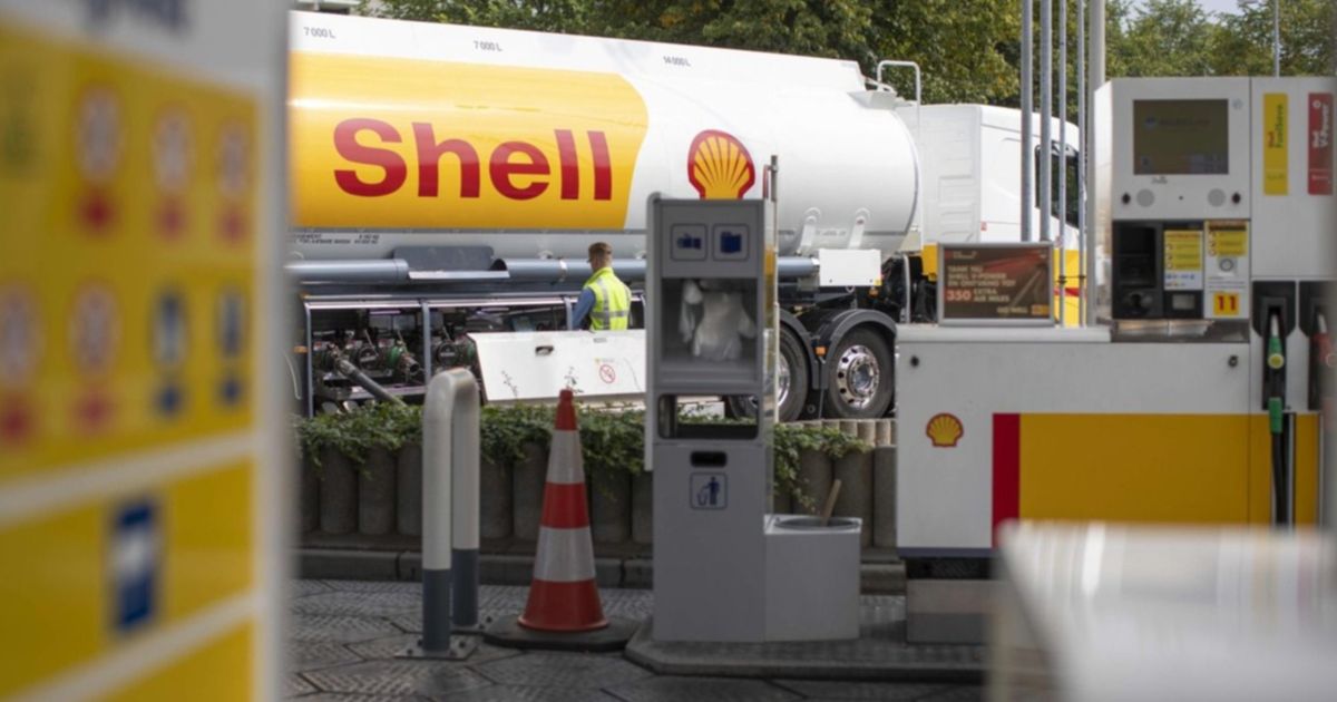 Un hombre prendió una fogata frente a una Shell de Ruta 2 y causó ...