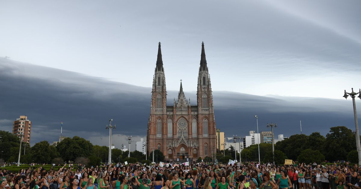 El cielo se puso negro, hay alerta y puede caer granizo en La Plata