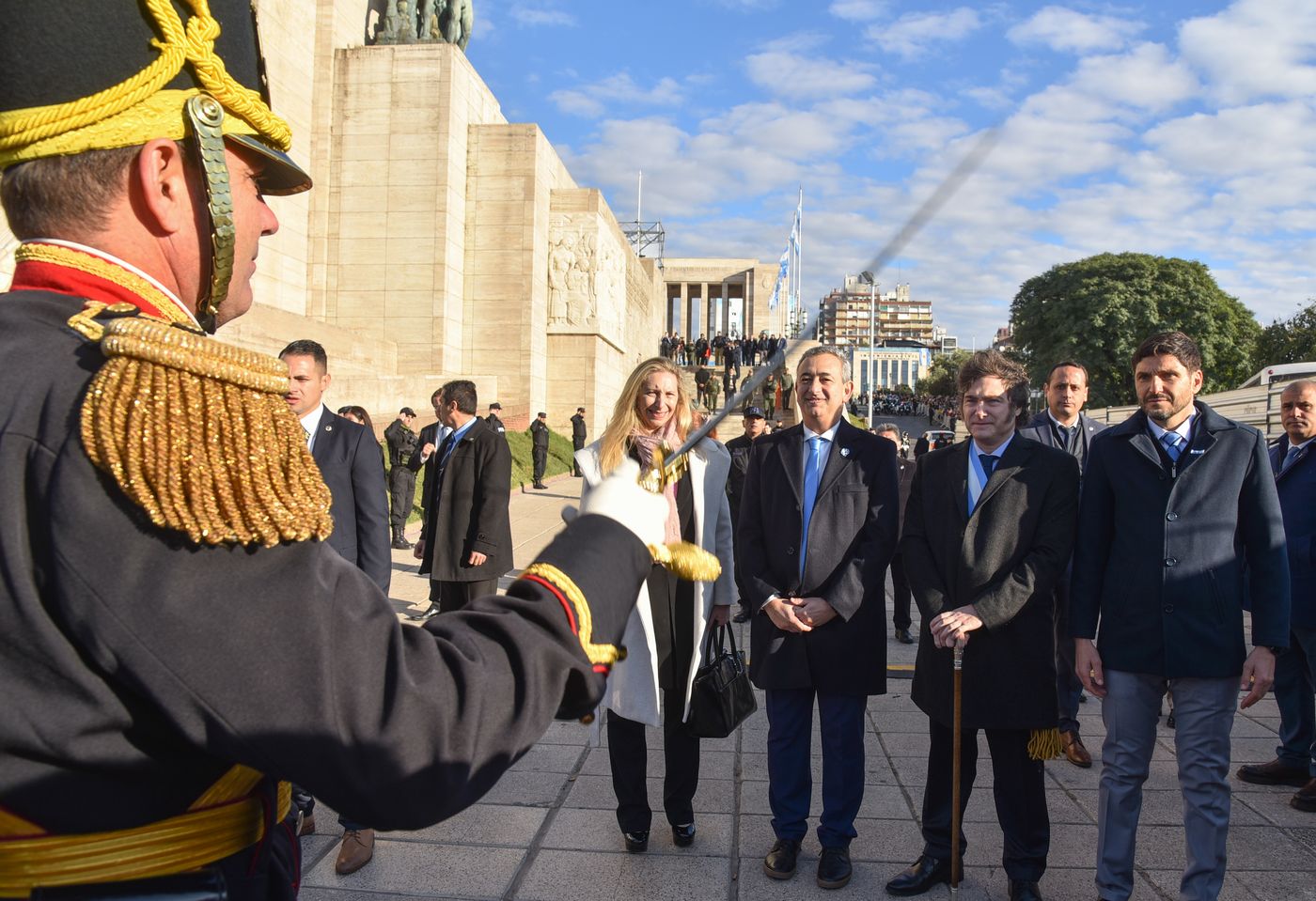 Javier Milei encabezó el acto por el Día de la Bandera y convocó a ...