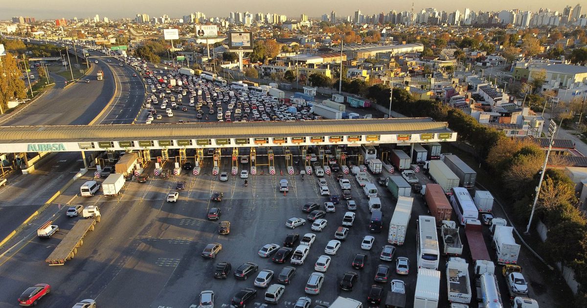 Corte en la Autopista La Plata - Buenos Aires tras un accidente fatal en el que murió un nene de ...