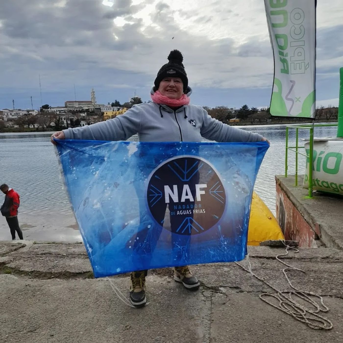 Una nadadora de La Plata tiene 71 años y busca fondos para viajar al ...