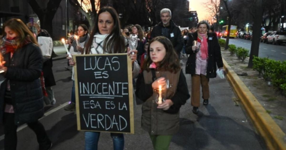 Familias del San Benjamín se convocaron frente al jardín en defensa de ...
