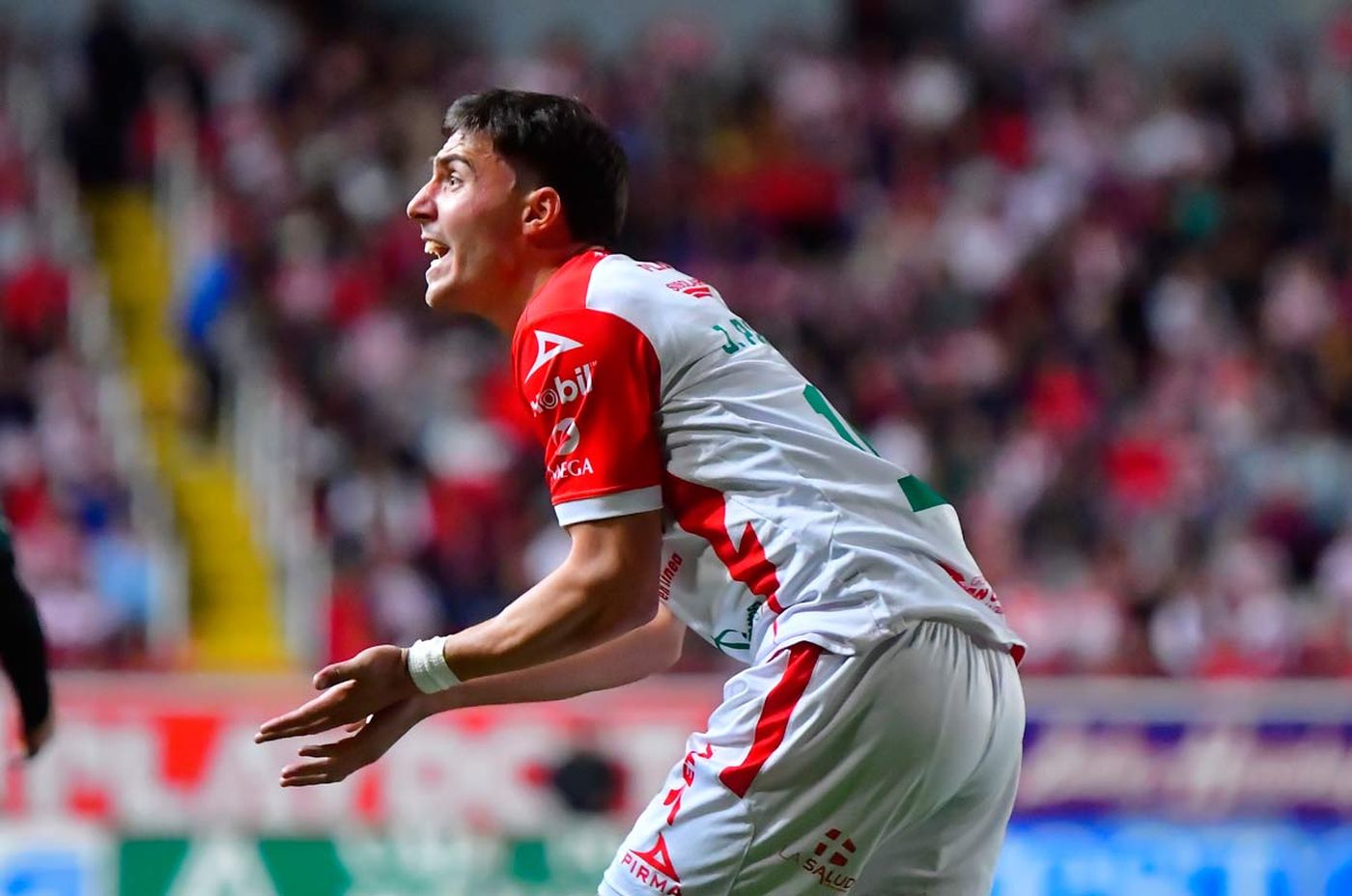 ¿Cuántos millones ganaría Gimnasia si el Necaxa compra a José Paradela?