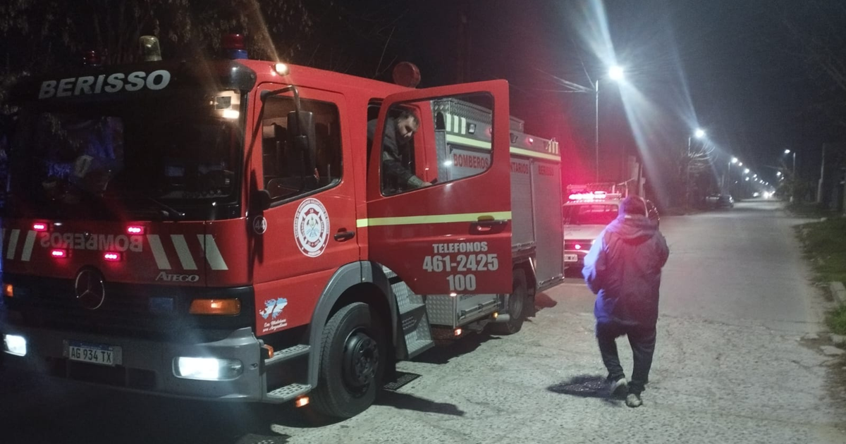 Un voraz incendio arrasó con un departamento en Berisso